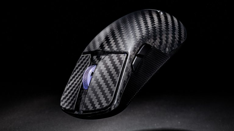 ROG Harpe Ace Extreme, Mouse carbon fiber dari ASUS